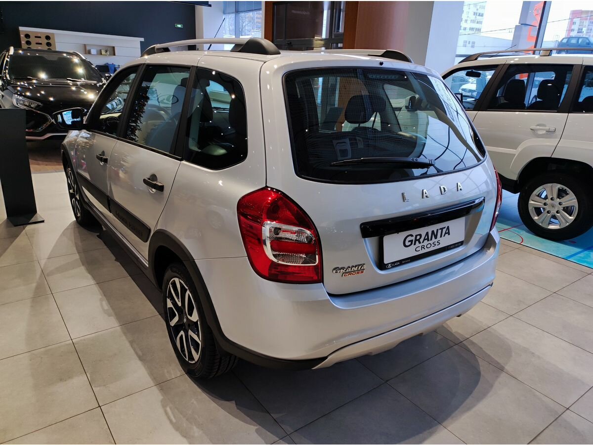 Купить LADA Granta Универсал в Екатеринбурге. 1.6 МТ (106 л.с ...
