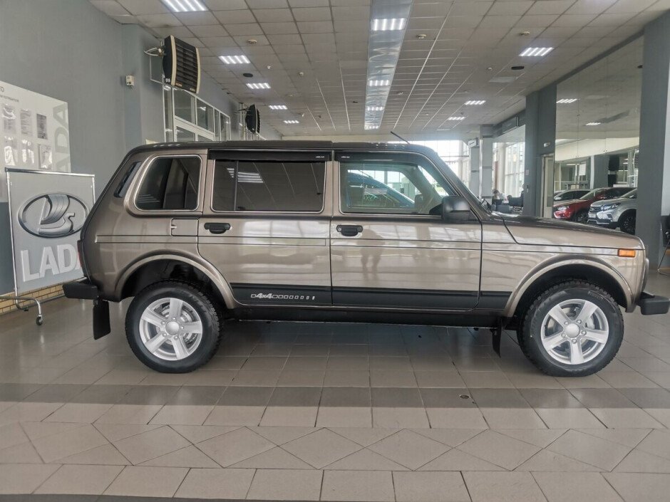 Купить LADA Niva Legend 5D в Екатеринбурге. 1.7МТ (83 л.с.). Luxe ...