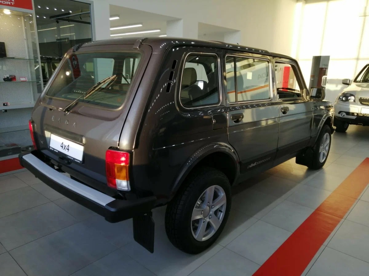 Купить LADA Niva Legend 5D в Екатеринбурге. 1.7МТ (83 л.с.). Люкс ...