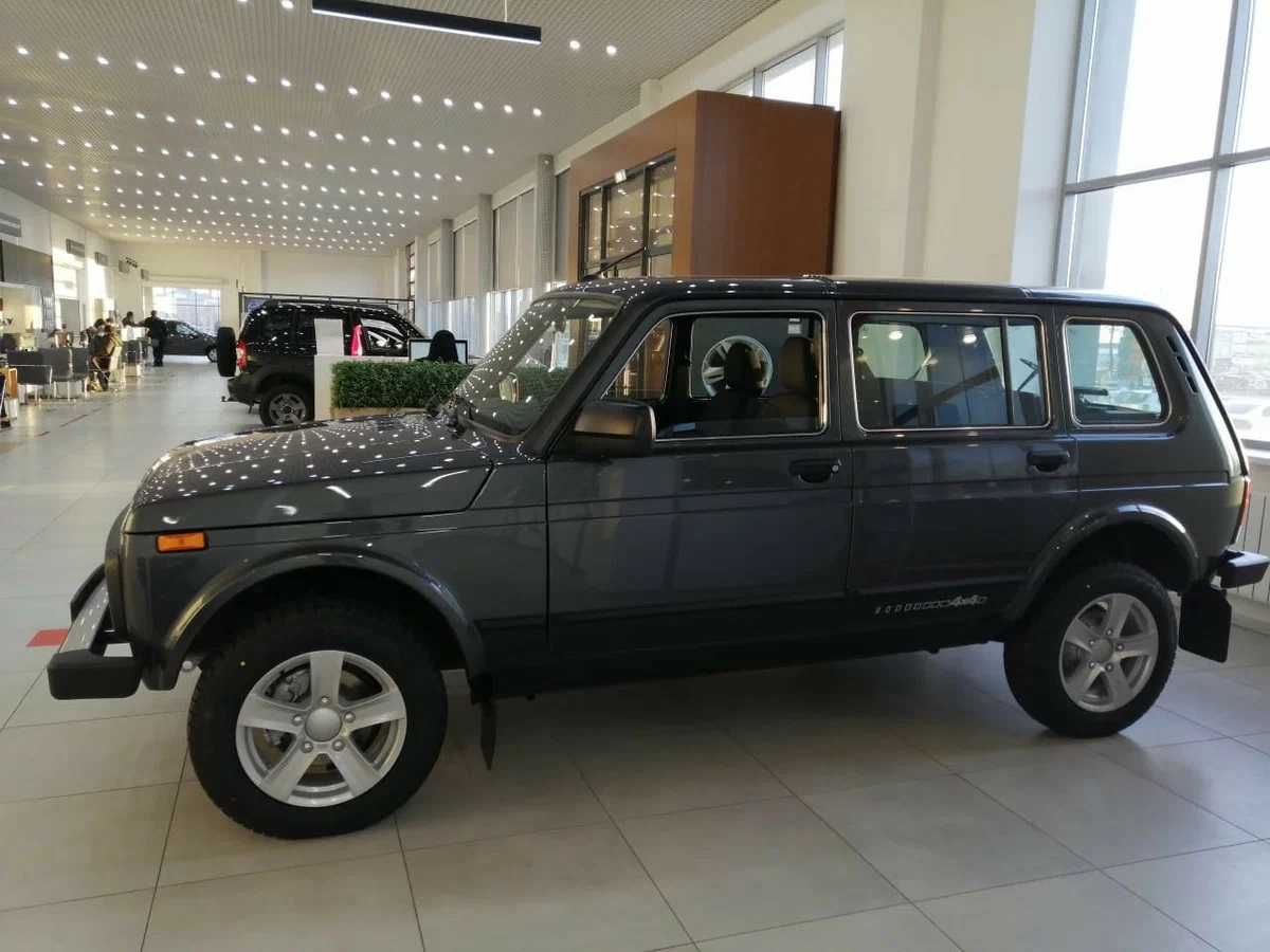 Купить LADA Niva Legend 5D в Екатеринбурге. 1.7МТ (83 л.с.). Люкс ...